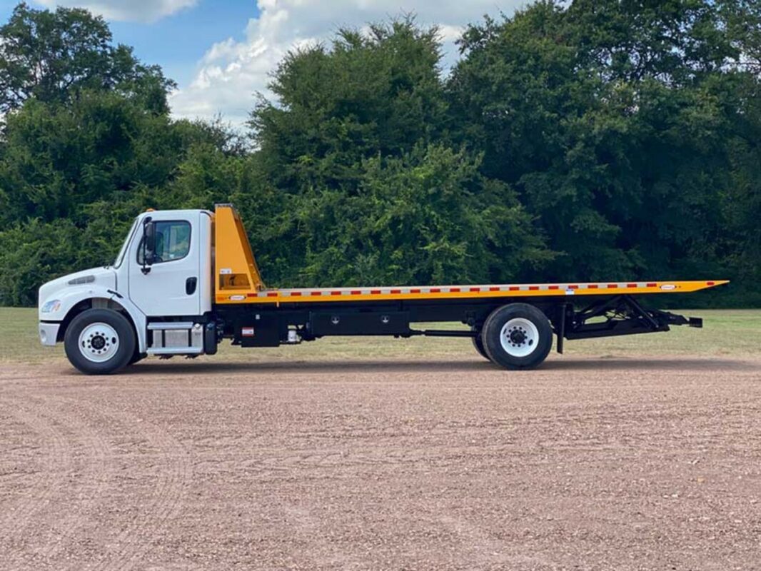 What Safety Measures are Implemented in Rollback Tow Trucks for Smooth Vehicle Loading? – Tow Crane