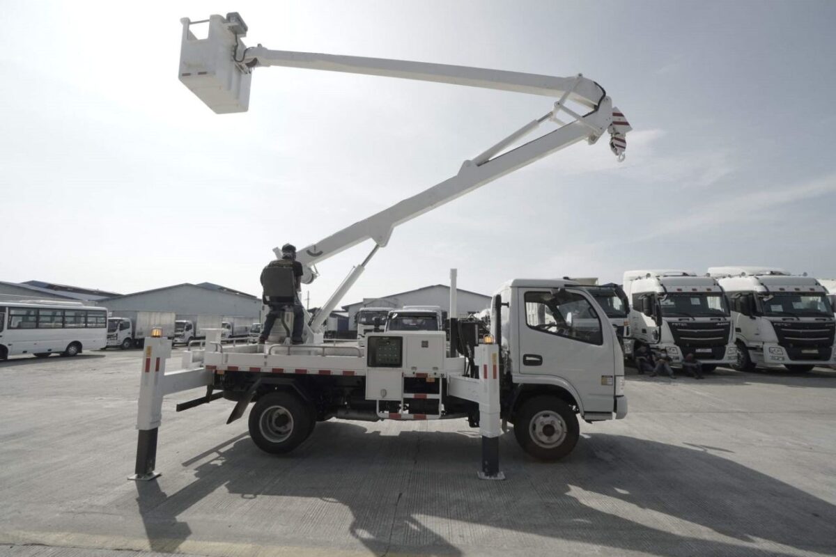 Aerial Lift Trucks Elevated Work Platforms for Safe and Productive ...