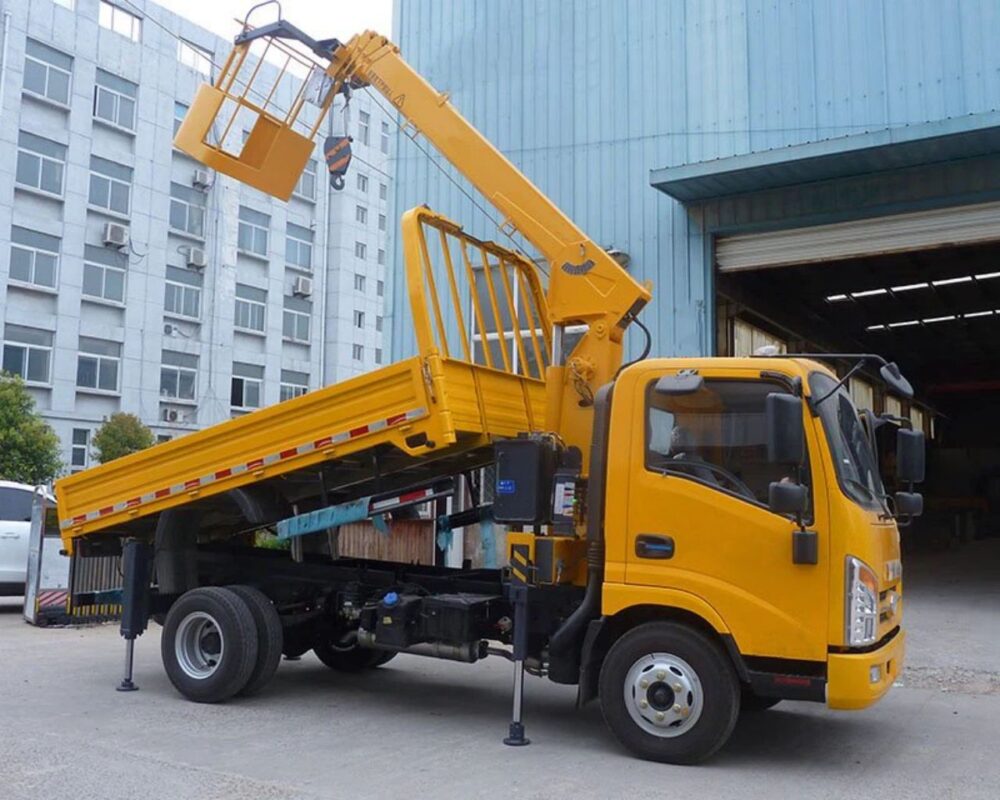 Integrated Tow Trucks with Telescopic Cranes: Towing and Lifting in One ...