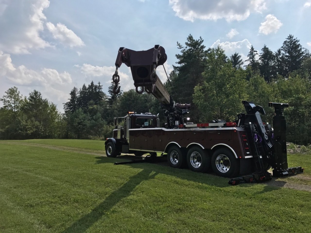 Rotator Trucks: Powerful Recovery and Lifting for Challenging ...
