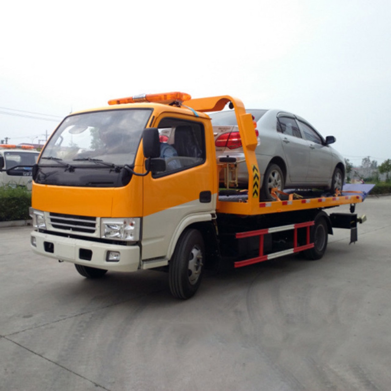 Flatbed Tow Trucks: Secure and Versatile Vehicle Towing Tow Crane