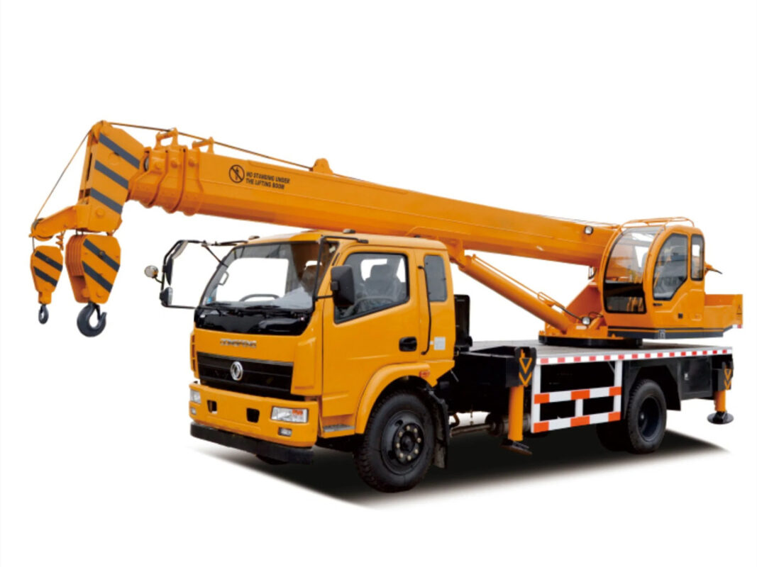DONGFENG 8 Ton Loader Crane Hydraulic Telescopic Boom Truck Tow Crane