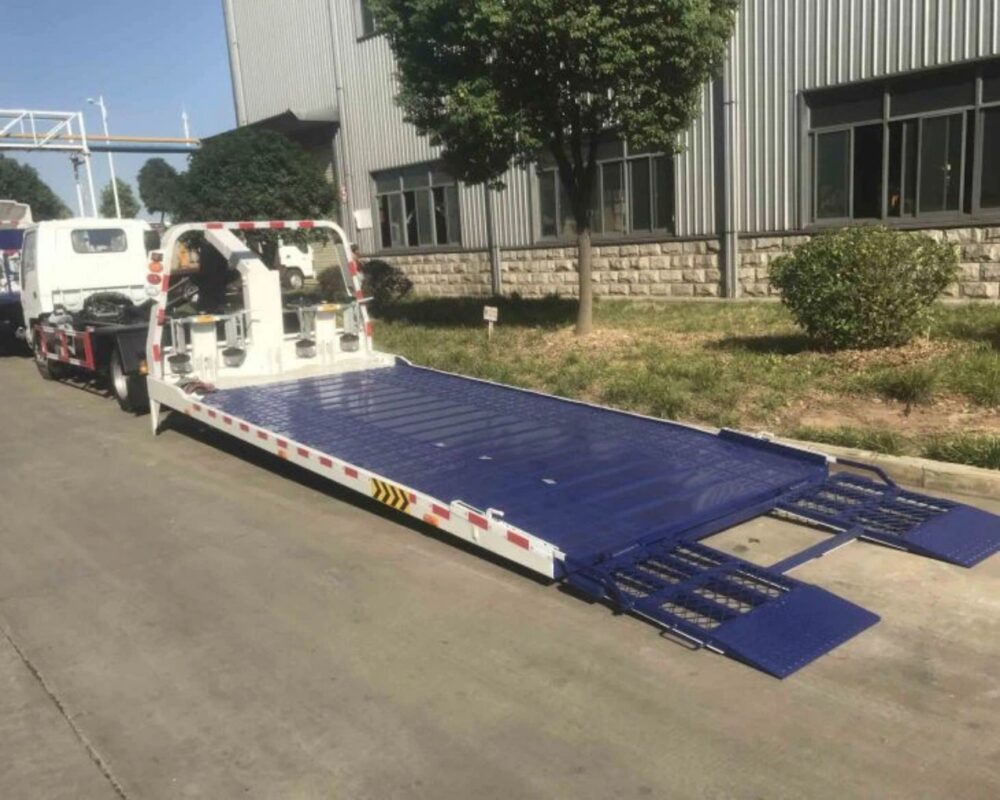 Drop Deck Tow Trucks: Handling Heavy Loads with Precision Tow Crane