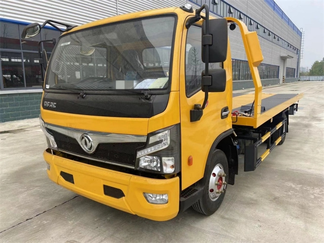 Drop Deck Tow Trucks: Answering Towing Needs in Belize – Tow Crane