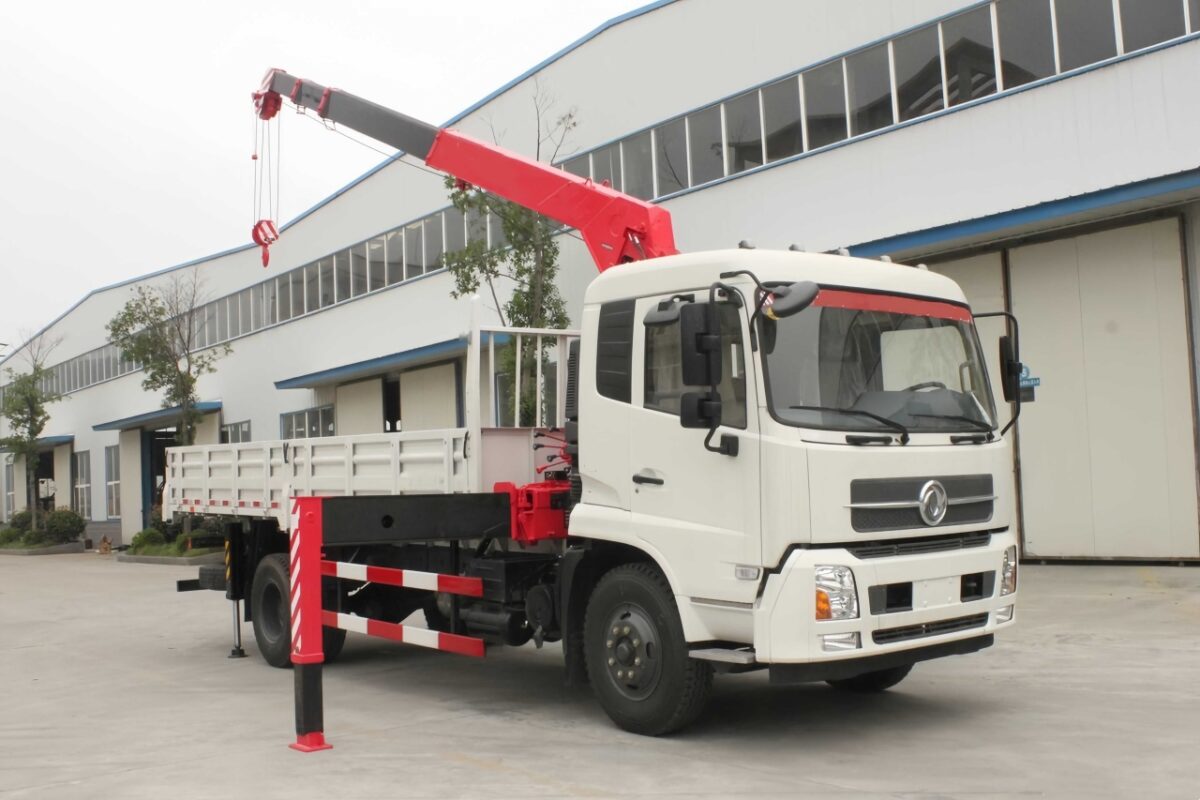 6 Wheelers 6 Ton Truck Telescopic Crane Tow Crane