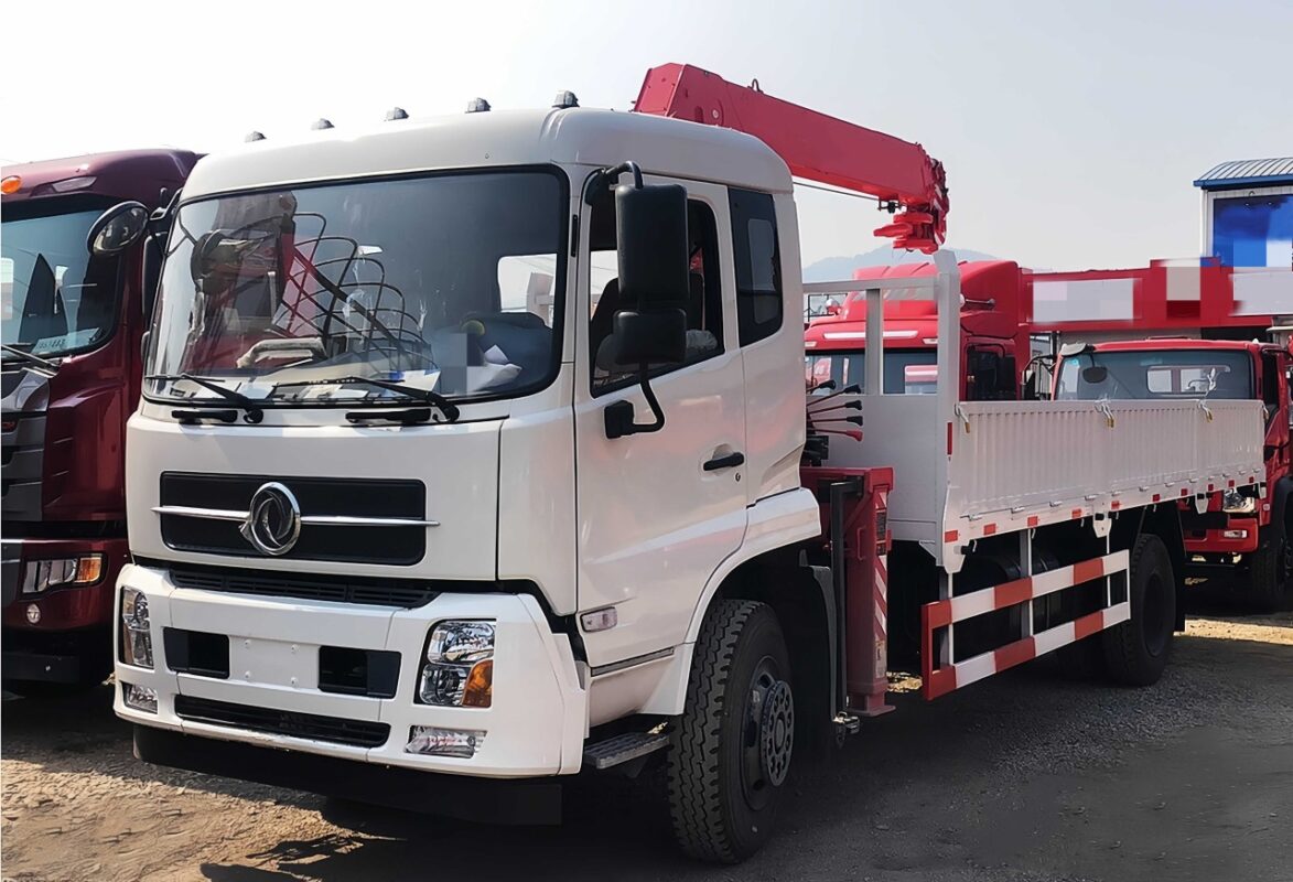 6 Wheelers 6 Ton Truck Telescopic Crane Tow Crane