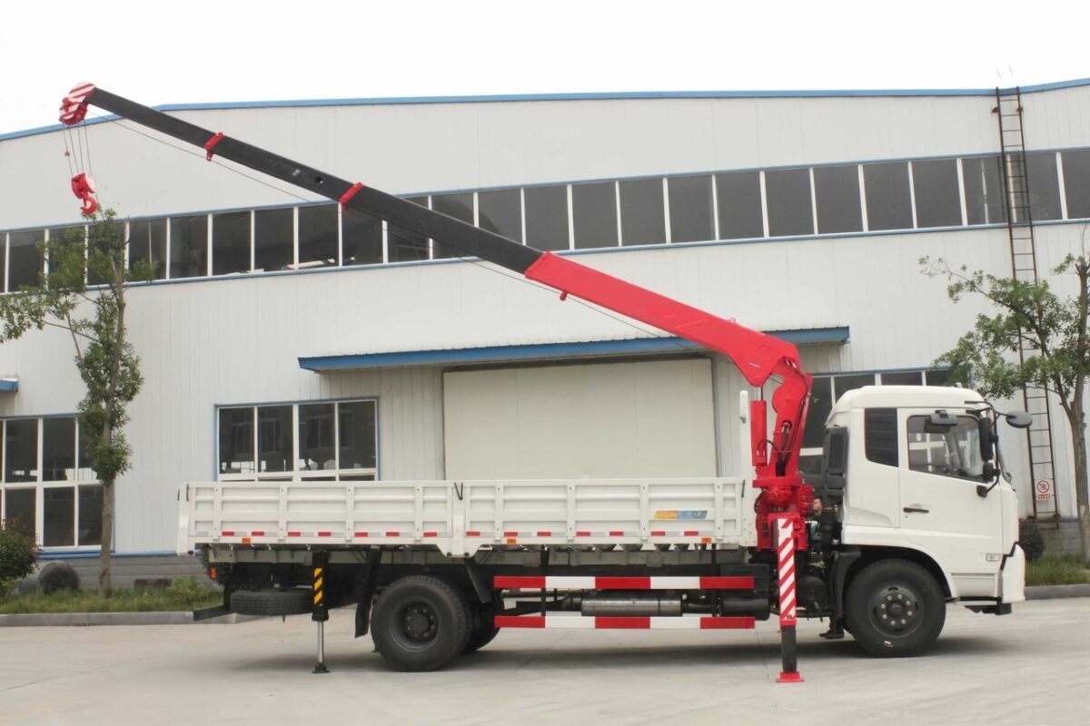 6 Wheelers 6 Ton Truck Telescopic Crane Tow Crane