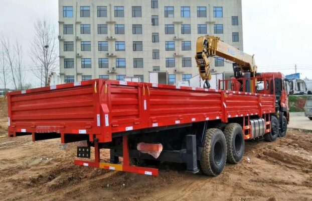 Dongfeng 31 Ton Truck Telescopic Crane Tow Crane