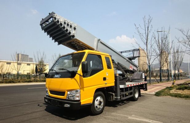 Jmc 4.5 Ton Ladder Aerial Work Vehicle Tow Crane