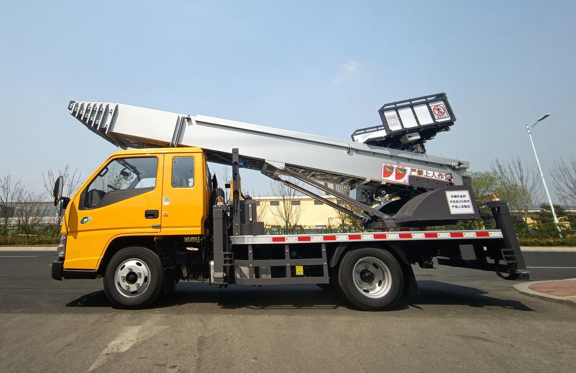 Safety Operation Considerations for Truck-Mounted Cranes Tow Crane